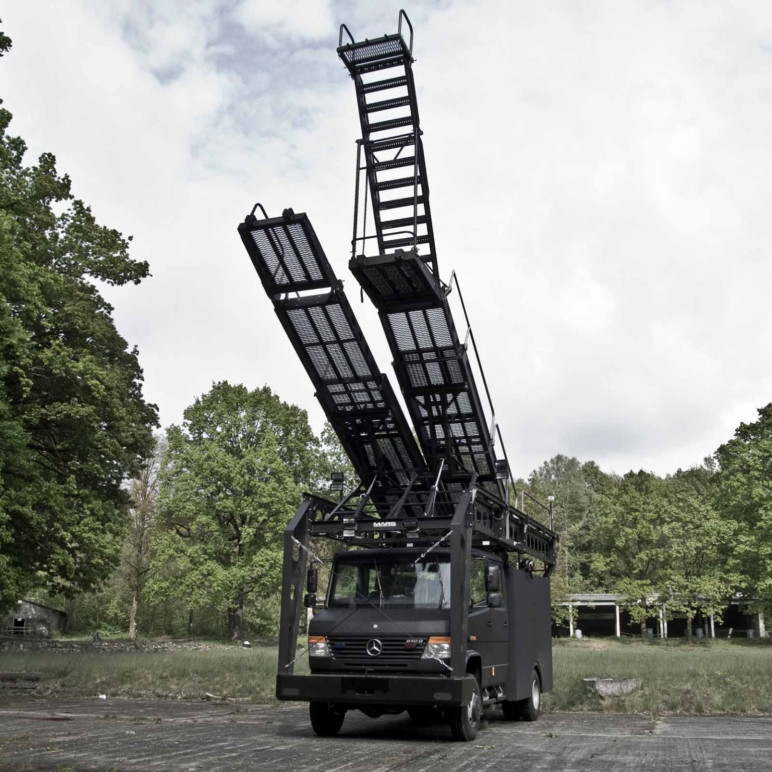 Armored SUVs | STOOF International GmbH